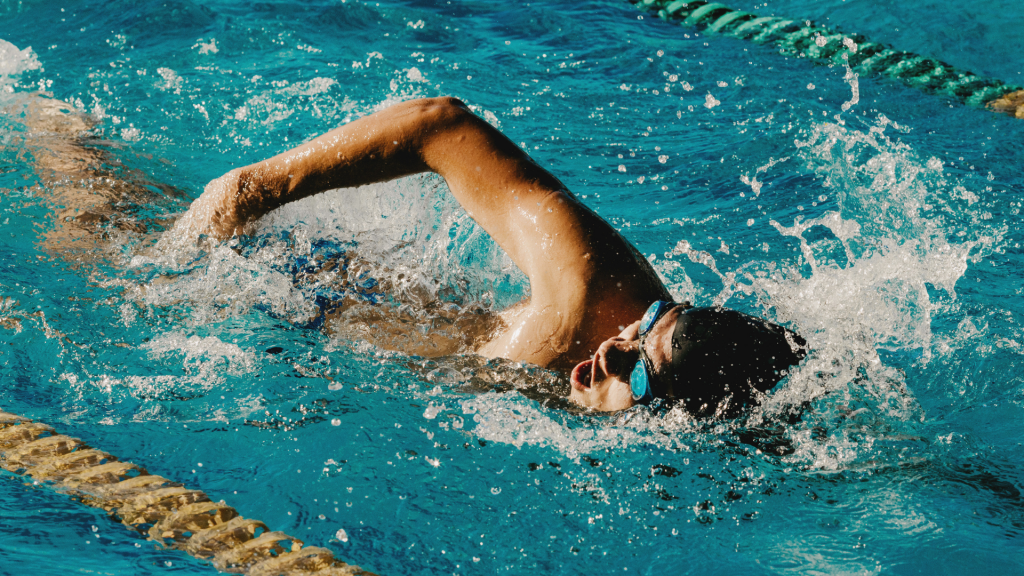 Puertorriqueño posee las mejores marcas de natación "máster" en todo el ...